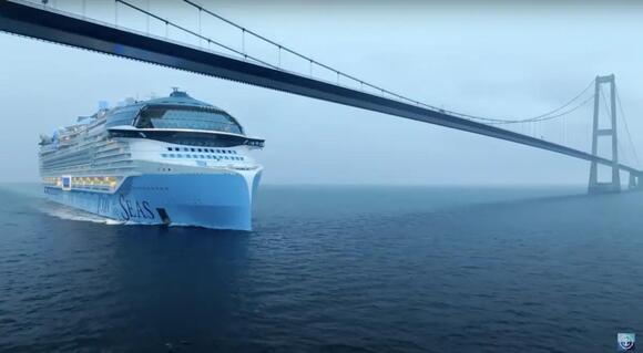 Video shows new Royal Caribbean cruise ship barely squeezing under ...