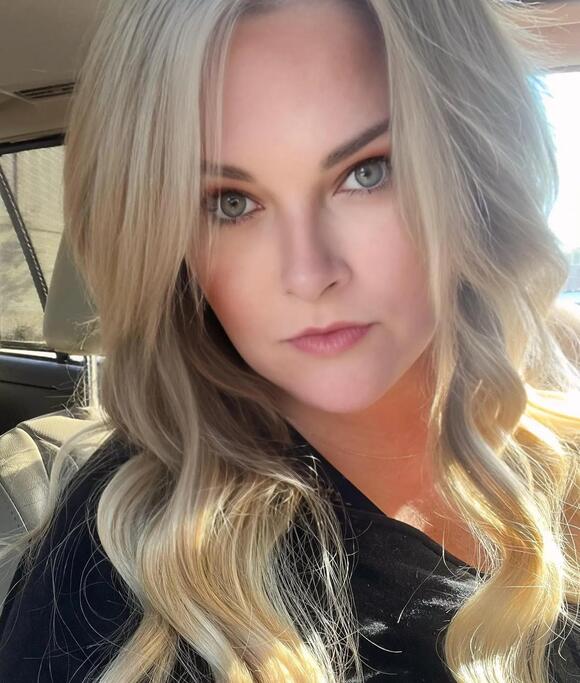 ‘America’s Next Top Model’ Plus-Size Winner Admits She’d ‘Cry in the ...