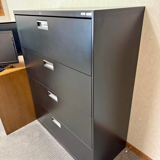 🎁 Freebies Up for Grabs in Mequon — Office & Home Finds - NewsBreak