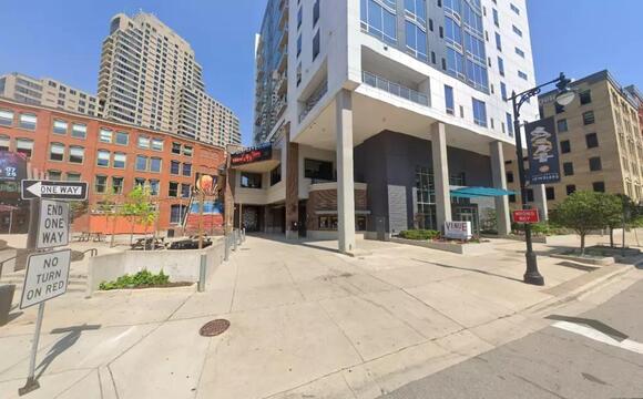 Detroit Woman Takes Out Billboard Begging Ex to Come Back - NewsBreak