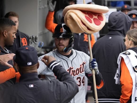 Metro Detroiters have mixed feelings on the new Tigers home run celebration