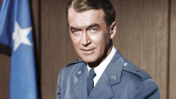 Stars Who Did Shockingly Well In Military Service - NewsBreak