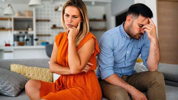 11 red flags women often ignore before finding out the truth about ...