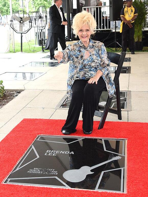Brenda Lee’s Kids: Meet Her 2 Daughters, Jolie & Julie - NewsBreak