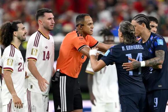 👎 4 World Cup group-stage flops: Uruguay, Turkey and...🌍 - NewsBreak