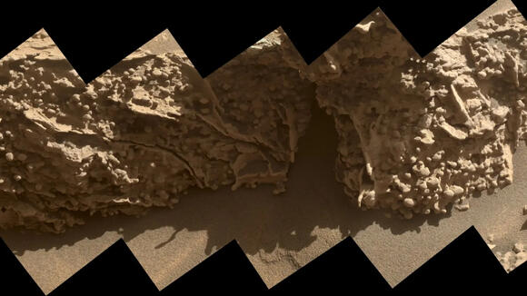 Giant 'spiderwebs' on Mars contain tiny egg-like structures that ...