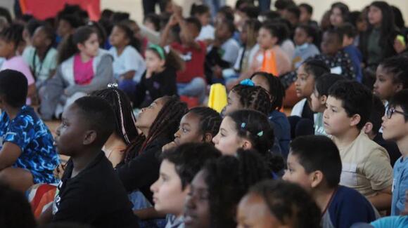 Olympic medalist helps Mount Vernon student give Ison Springs students ...