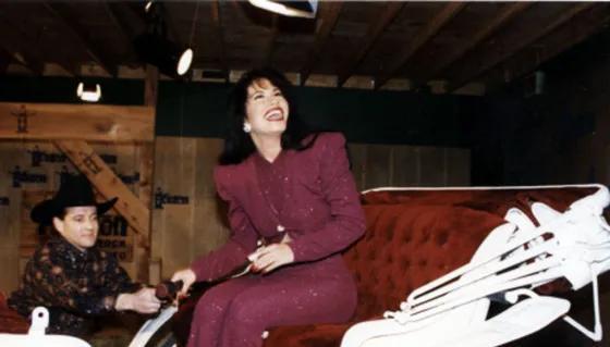 New Netflix Doc Details The Life & Tragic Murder Of Megastar Selena ...