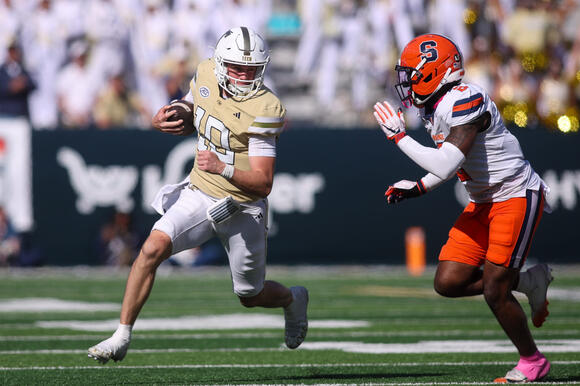 College football: Top 10 quarterbacks after 2025 regular season - NewsBreak