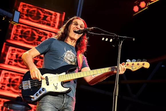 Motley Crue's New Set List - NewsBreak