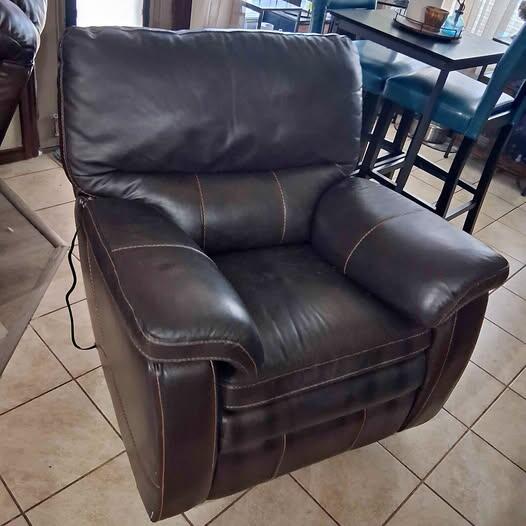 🎁 Freebies Up for Grabs in Denton — Paint Samples, Furniture & More ...