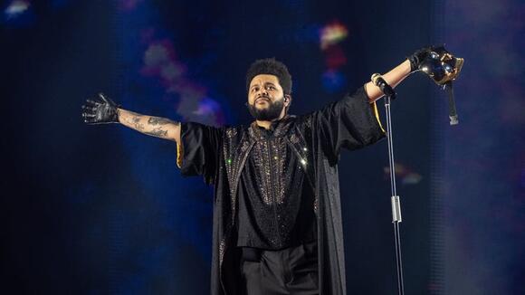 The Weeknd’s “Blinding Lights” Becomes Spotify’s First-Ever Song To ...