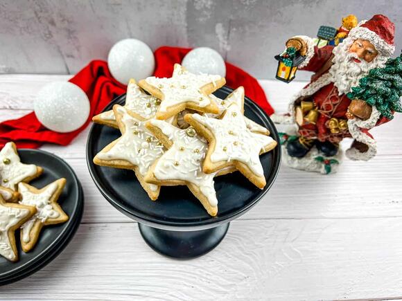 25 Holiday Cookie Recipes That Carry a Friendly, Crowd-Pleasing Glow ...