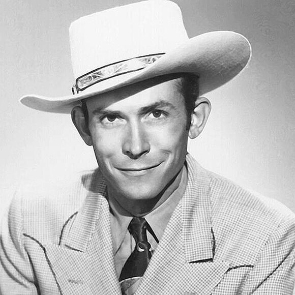 Tigirlily Gold Announces European Tour With Carly Pearce - NewsBreak