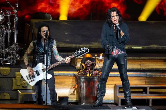 Set List + Video - Alice Cooper Covers Nirvana and Digs Deep at 2026 ...