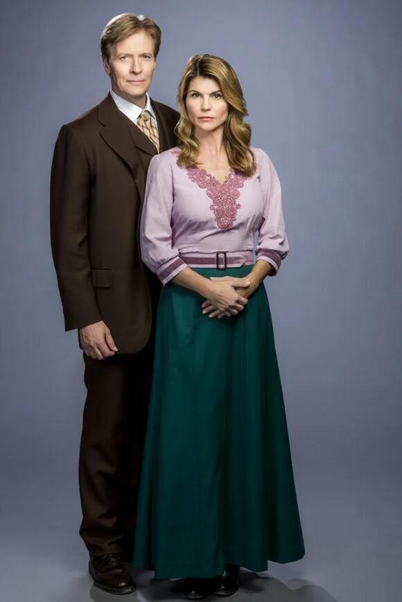 Soap Alum Lori Loughlin Returns To Where Calls The Heart As Abigail ...