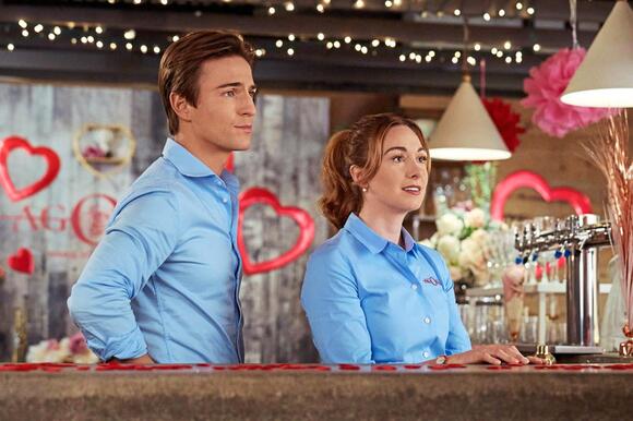 Sparks Fly Between Amy Groening and Evan Roderick in Hallmark’s ...