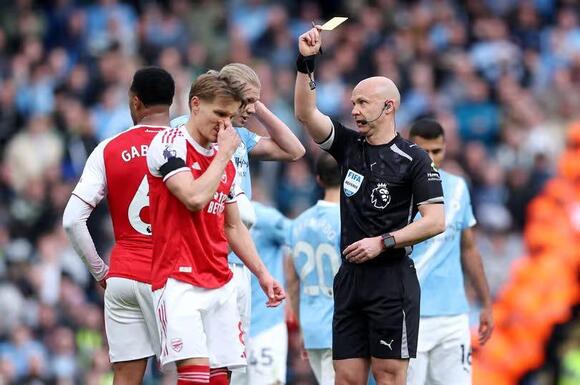 Erling Haaland responds to alleged Gabriel 'headbutt' as ex-referee ...