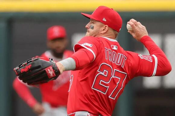 NJ baseball team steps up to the plate with emergency food drive ...