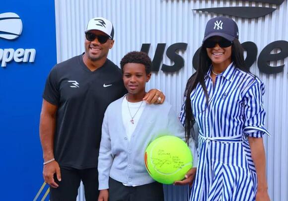 Russell Wilson Reveals Why His Lawyer Dad Worked at a Gas Station ...