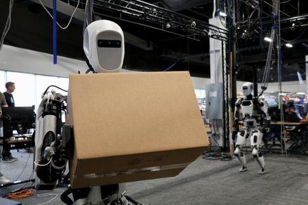 Humanoid startup Apptronik raises $520 million with backing from Google ...