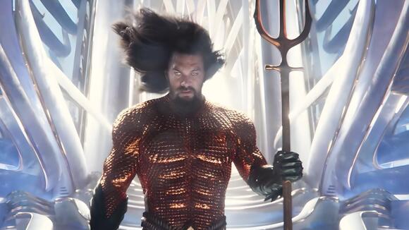 Jason Momoa’s Aquaman Rocks a Guitar in New Photo - NewsBreak