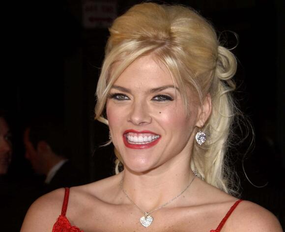 The Short Life and Sad Death Of Anna Nicole Smith - NewsBreak