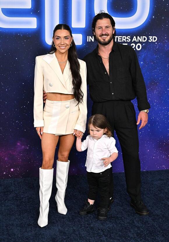 ‘DWTS’ Pro Jenna Johnson Dishes on Touring With Son Rome, 3, and Seeing ...