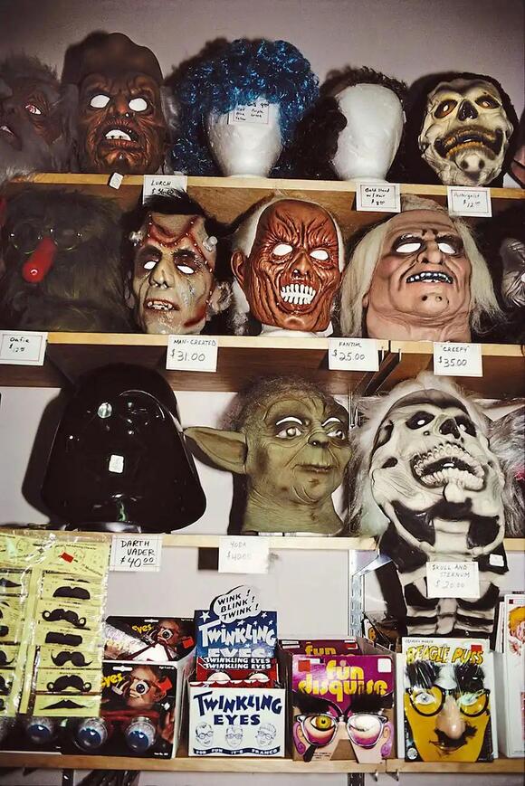 These Childhood Halloween Costumes From the ’50s to the ’90s Will Bring ...