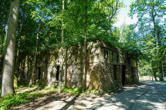 Pictures of what eight famous historical military bases look like since ...