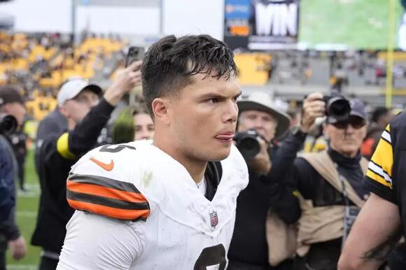 Dillion Gabriel’s Fiancée Zo Announces Wedding Date As Browns QB ...