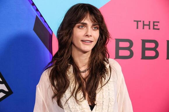 Cara Delevingne Opens Up About Addiction Struggles, Reveals What Made ...