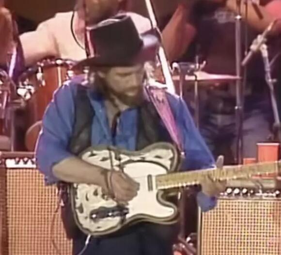 Riley Green Shares His Unexpected Admiration of Justin Moore - NewsBreak