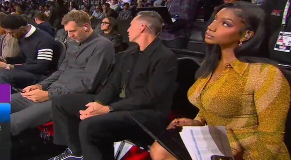 Taylor Rooks steals the show during Amazon Prime NBA coverage, sitting ...