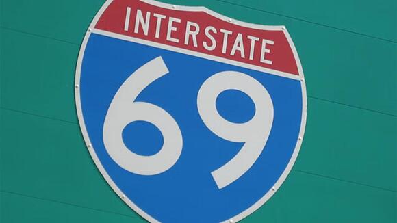 Man dies in head-on crash north of Bloomington - NewsBreak