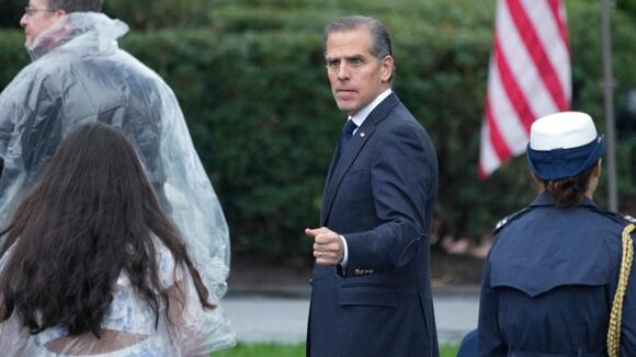 Hunter Biden fires off at Jake Tapper for attacking stepmother Jill ...