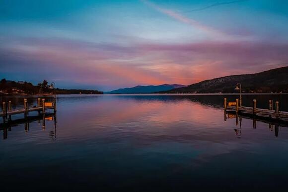 Secret Upstate Lake Town That Travelers Are Skipping The Hamptons For ...