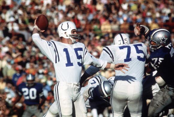 The Worst Quarterbacks to Start in a Super Bowl - NewsBreak