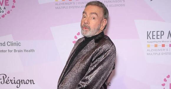EXCLUSIVE: Neil Diamond, 84, Defies Parkinson's Disease in Emotional ...
