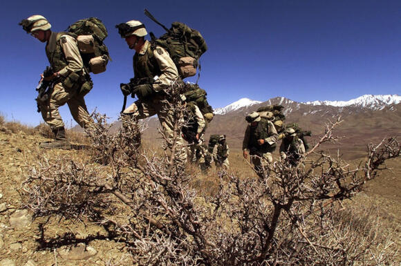 Billy Waugh: The Green Beret who survived being shot in the head ...