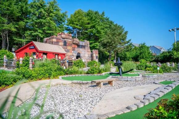 World Record Set in Maine For Longest Mini Golf Hole Ever - NewsBreak