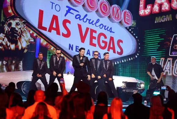 Donnie Wahlberg gets emotional about NKOTB legacy as Las Vegas ...