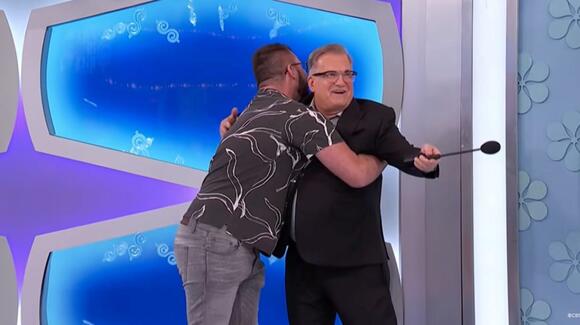 ‘The Price Is Right’ Contestant Hugs Drew Carey After Winning a Trip ...