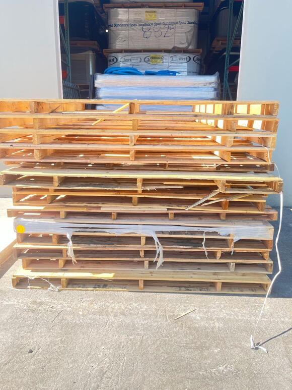 🎁 Freebies Up for Grabs in Sparks — Furniture, Pallets & More - NewsBreak