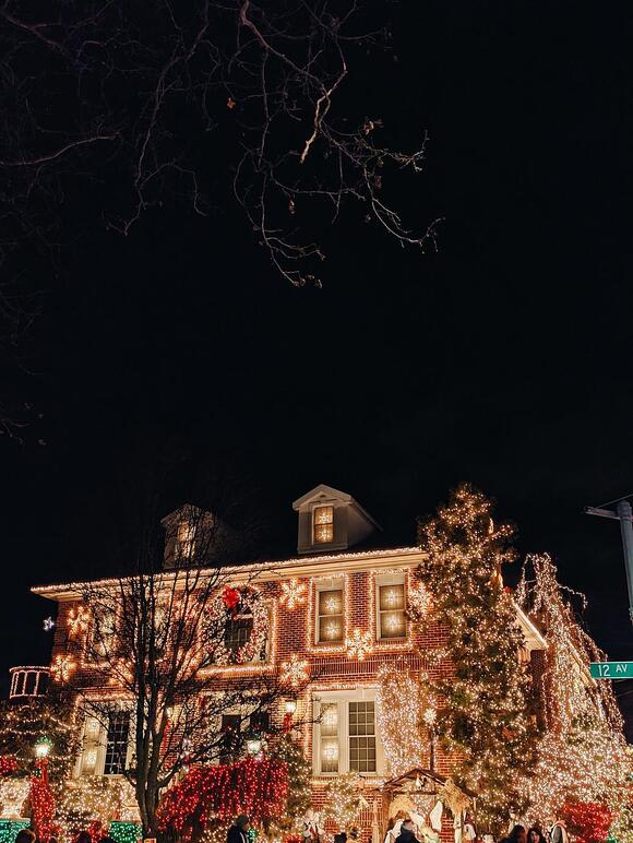 Worst Things Oklahomans Should Avoid Doing On Christmas - NewsBreak