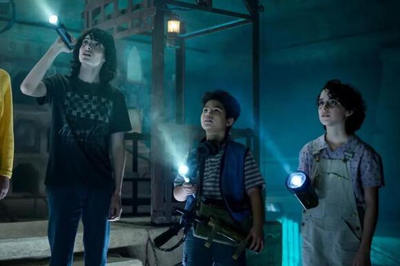 25 Movies and TV Shows to Watch Now That ‘Stranger Things’ Is Over ...