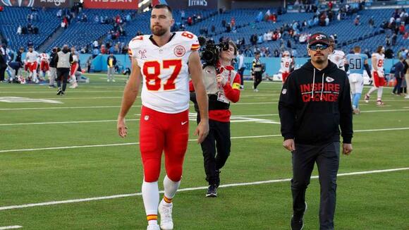 Travis Kelce Walking off the Field After Final Game Has Fans Emotional ...