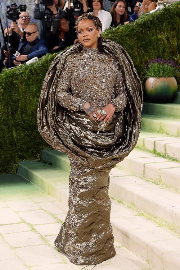 2026 Met Gala: The 10 Best Dressed Celebrities - NewsBreak