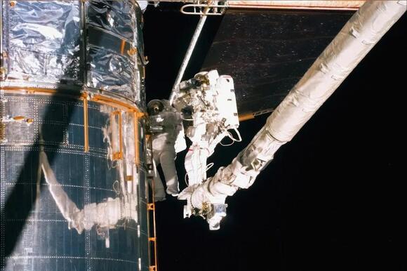 The Growth Spurt: Why Astronauts Grow Up to 2 Inches Taller in Space ...