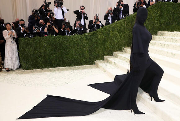 Kim Kardashian & Kanye West Arrive Together To Met Gala In Matching ...